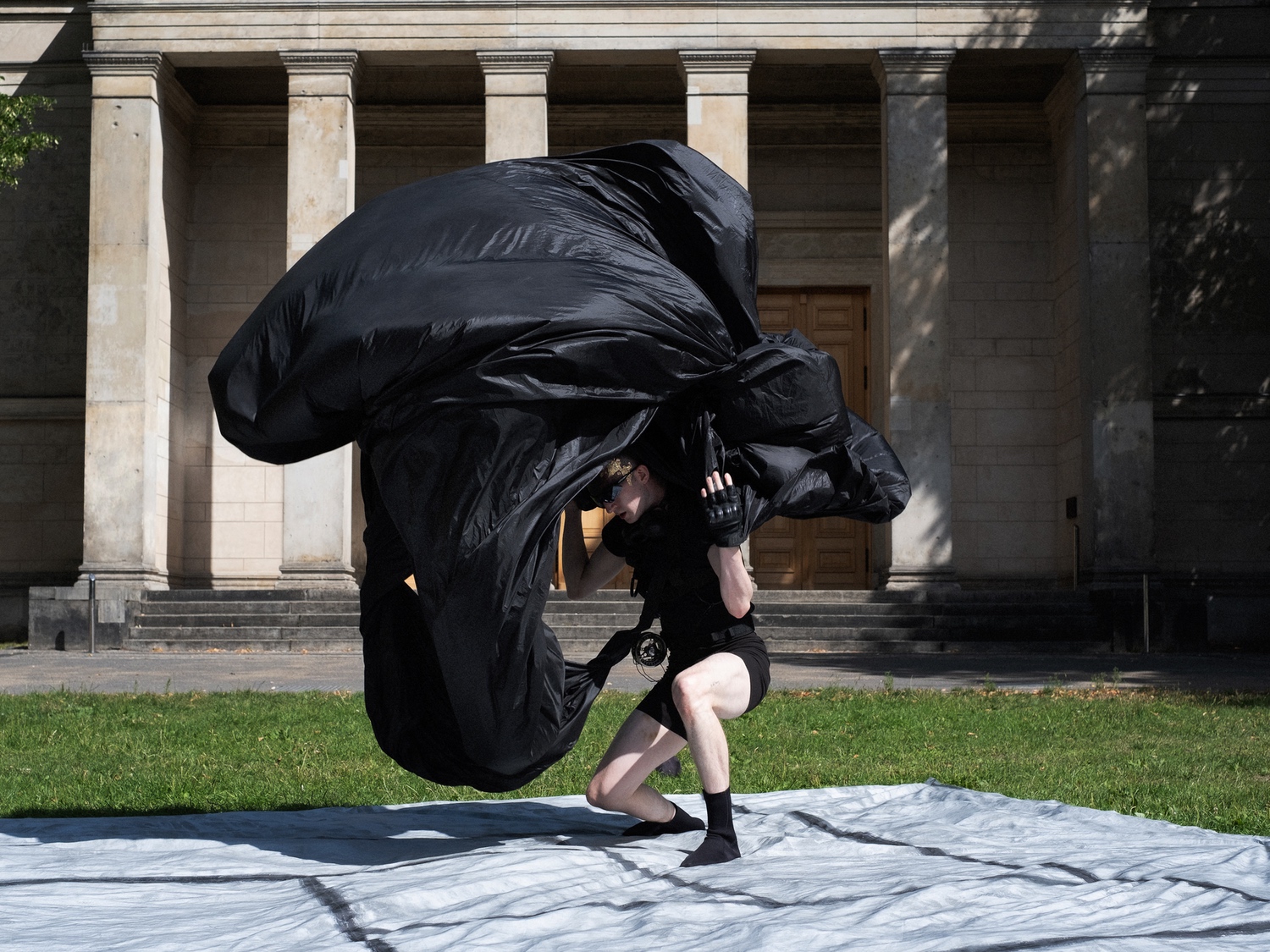 Performative solar rituals with Aerocene – Aerocene